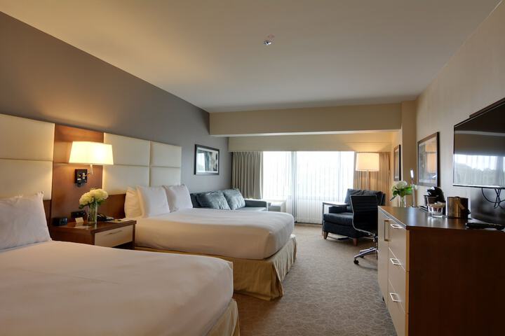 DoubleTree by Hilton Williamsburg Williamsburg | Bookonline.com