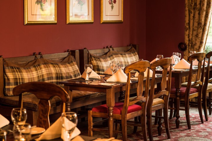 Balmoral Arms Ballater | Bookonline.com