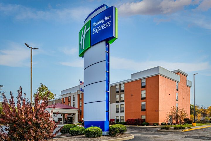 Holiday Inn Express Indianapolis South an IHG Hotel Indianapolis ...
