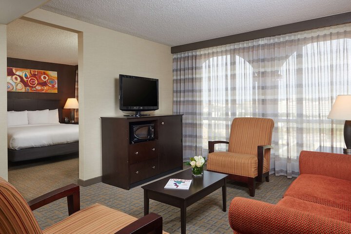 DoubleTree by Hilton Dallas Market Center Dallas | Bookonline.com