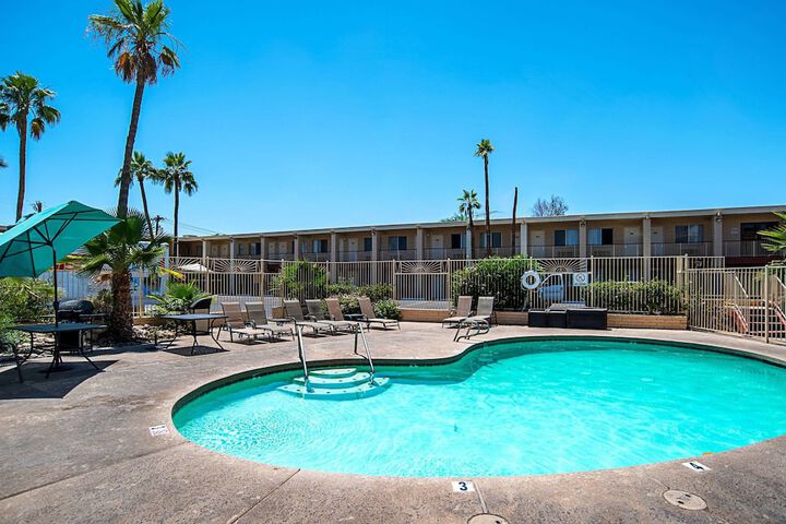 Quality Inn & Suites Phoenix NW - Sun City Youngtown | Bookonline.com