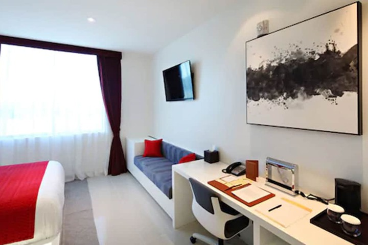 The One Boutique Hotel Flushing | Bookonline.com