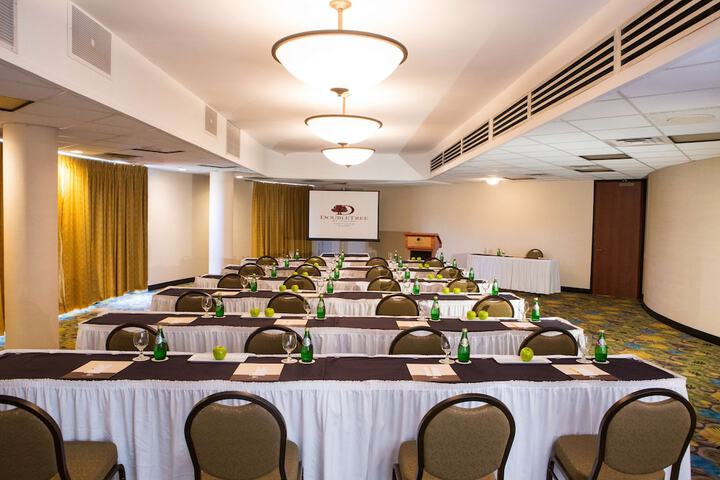 DoubleTree by Hilton Hotel Portland South Portland | Bookonline.com