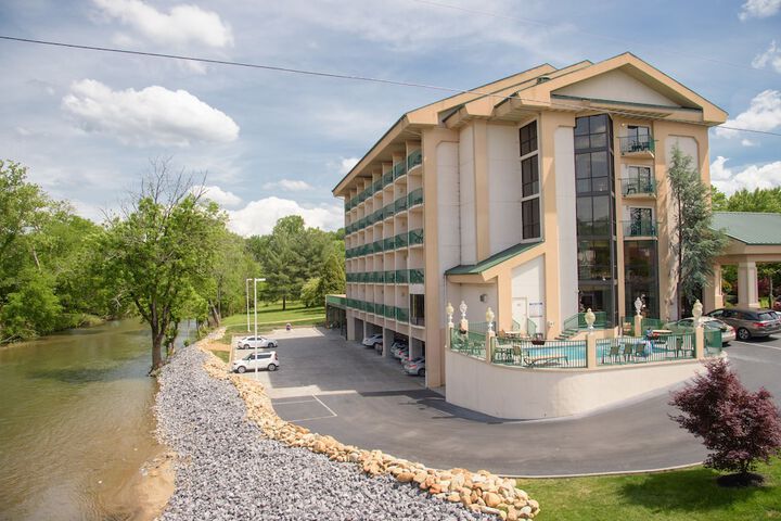 Pigeon River Inn Pigeon Forge | Bookonline.com