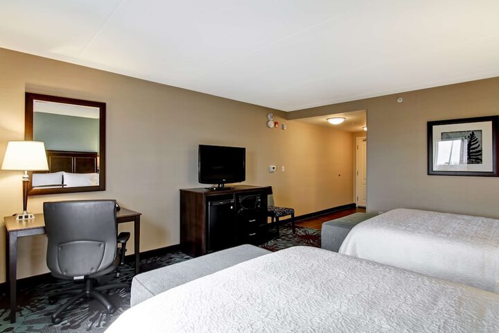 Hampton Inn by Hilton Toronto Airport Corporate Centre Toronto ...