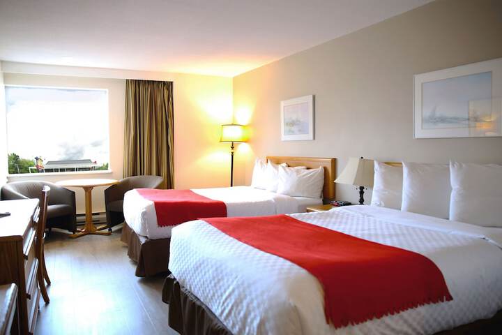 Auberge Du Grand Lac Magog | Bookonline.com