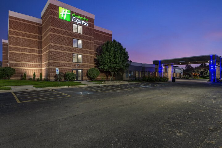 Holiday Inn Express Naperville, an IHG Hotel Naperville | Bookonline.com