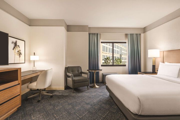 DoubleTree by Hilton Tampa Rocky Point Waterfront Tampa | Bookonline.com