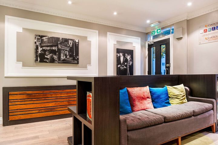 Comfort Inn Victoria London | Bookonline.com