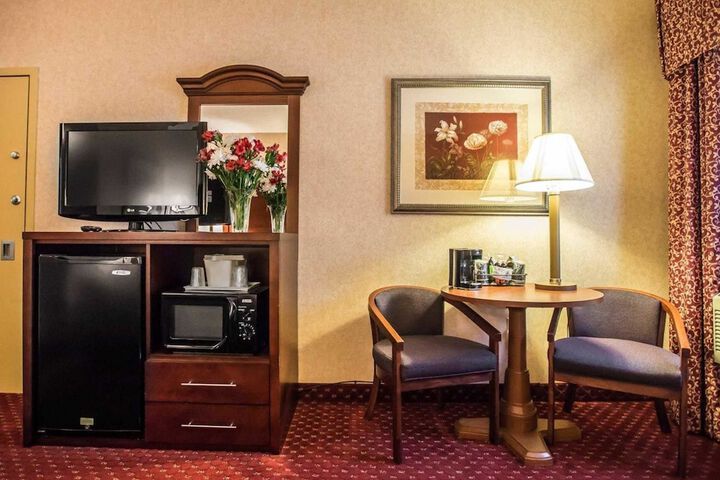 Comfort Inn Pocono Lakes Region Lake Ariel | Bookonline.com