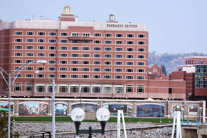 Embassy Suites by Hilton Cincinnati RiverCenter Covington | Bookonline.com
