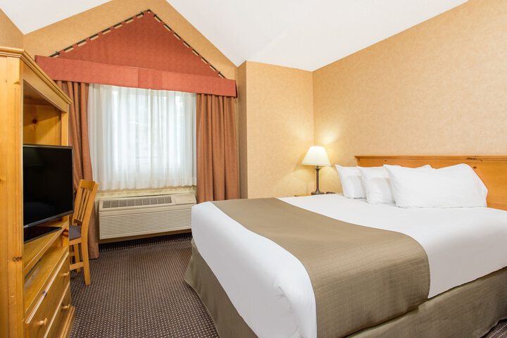 Canmore Inn & Suites Canmore | Bookonline.com