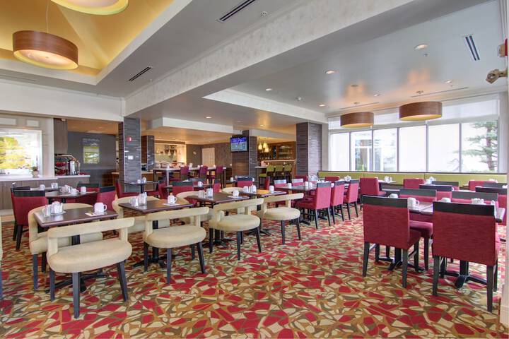 Hilton Garden Inn Calgary Airport Calgary | Bookonline.com