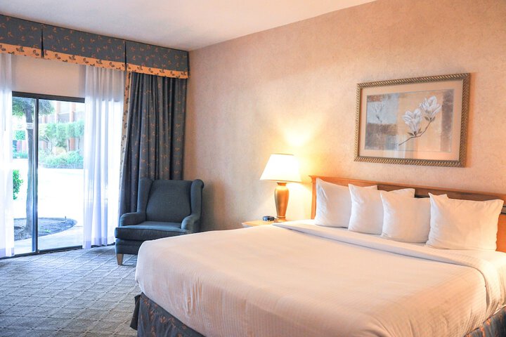 Piccadilly Inn Airport Fresno | Bookonline.com