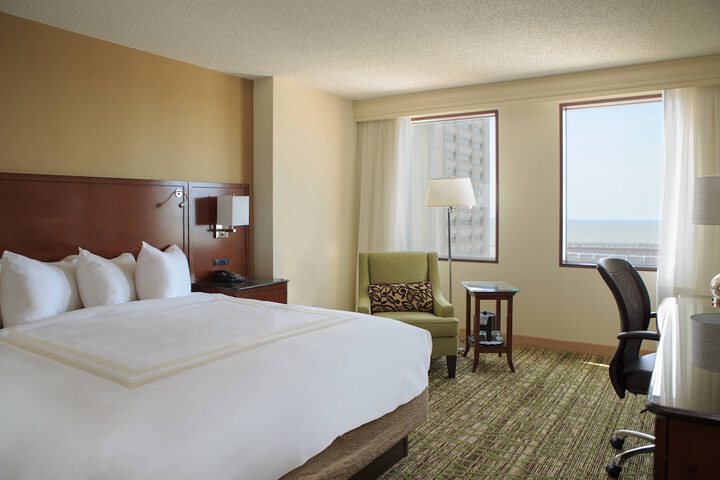 Cleveland Marriott Downtown at Key Tower Cleveland | Bookonline.com