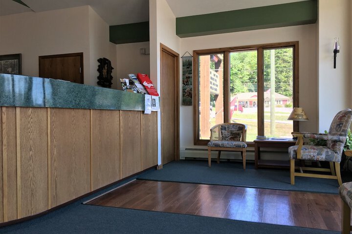 Cedar Motor Inn Marquette | Bookonline.com