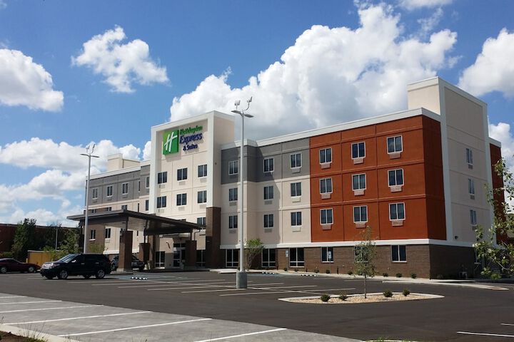 Holiday Inn Express & Suites Lexington Midtown I 75 an IHG Hotel ...