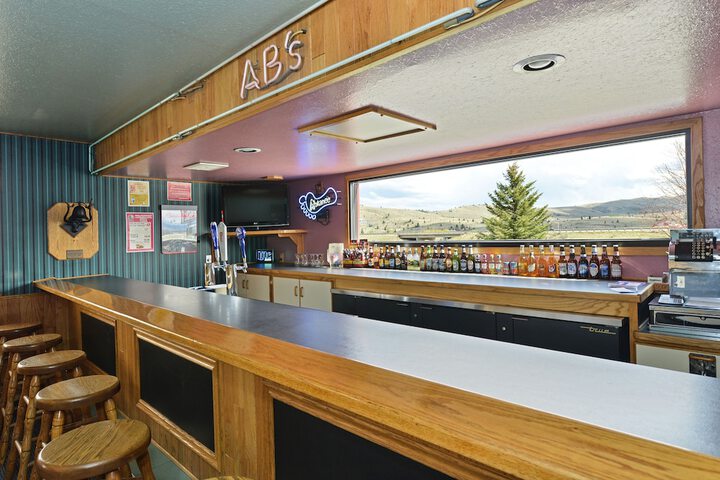 Rocker Inn Butte | Bookonline.com