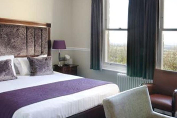 Hatton Court Gloucester | Bookonline.com
