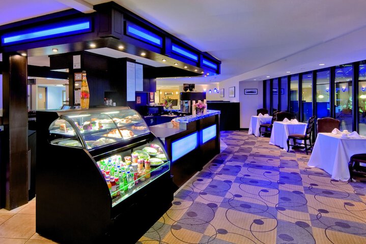 DoubleTree by Hilton Hotel Portland South Portland | Bookonline.com