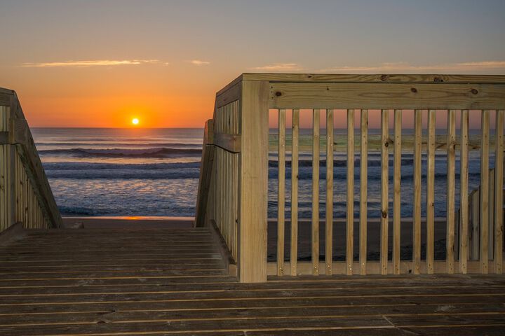 Holiday Inn Express Nags Head Oceanfront an IHG Hotel Nags Head ...