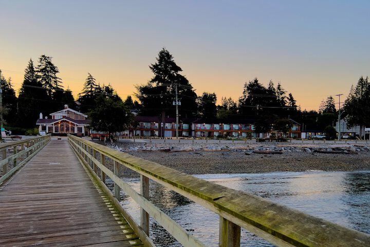 The Oceanside a Coast Hotel Sechelt | Bookonline.com
