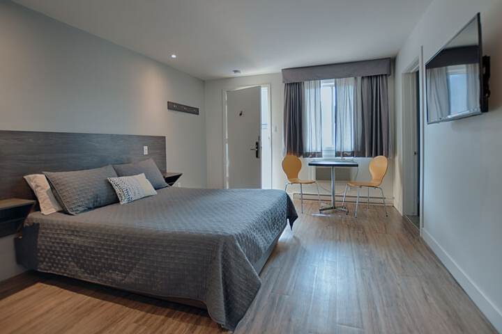 Le Fabreville Laval | Bookonline.com