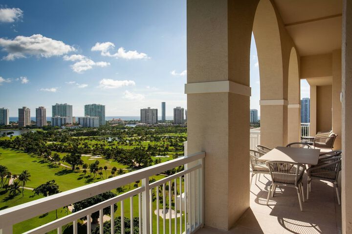 JW Marriott Turnberry Resort & Spa Aventura | Bookonline.com