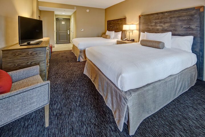 Black Fox Lodge Pigeon Forge Tapestry Collection By Hilton Pigeon Forge