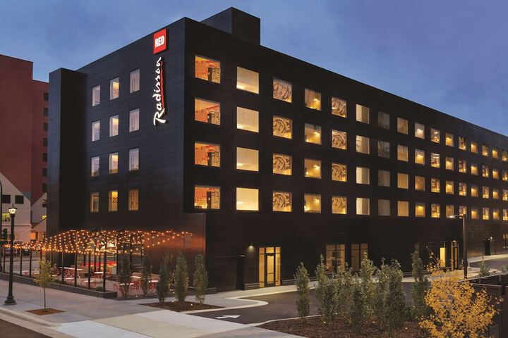 Radisson RED Minneapolis Minneapolis | Bookonline.com