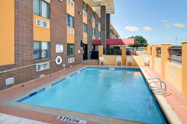 Quality Inn DFW Airport North Irving | Bookonline.com