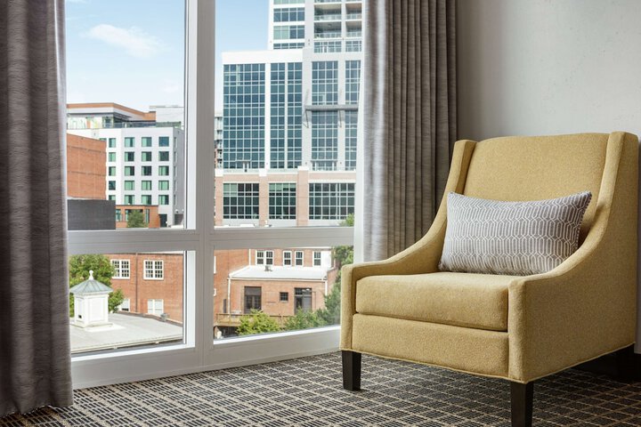 Hampton Inn & Suites Greenville Downtown RiverPlace Greenville ...