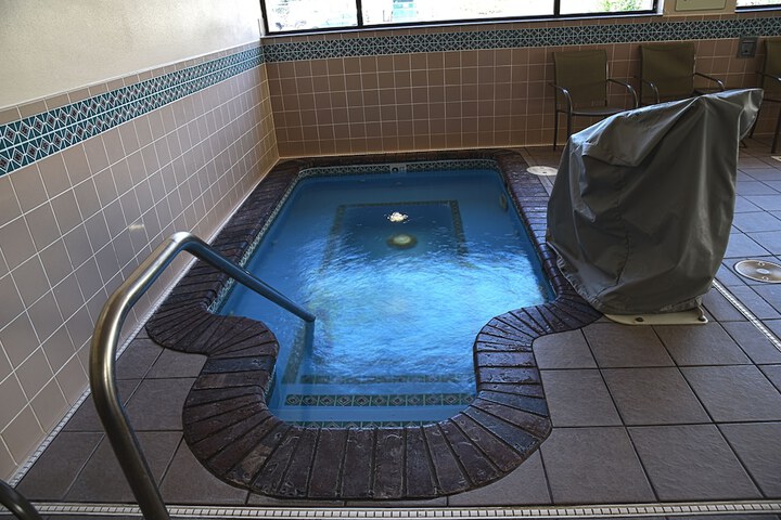 DoubleTree by Hilton Helena Downtown Helena | Bookonline.com