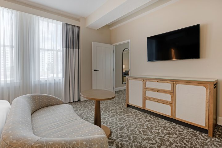 Hotel Flor Tampa Downtown Tapestry Collection by Hilton Tampa ...
