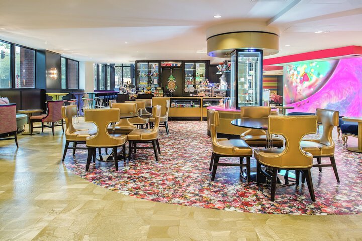 Staypineapple The Maxwell Hotel Seattle Center Seattle Seattle ...