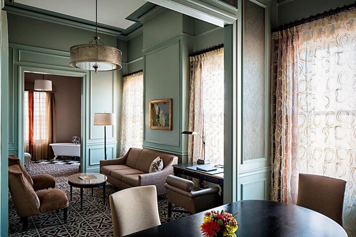 Hotel ICON Autograph Collection by Marriott Houston | Bookonline.com