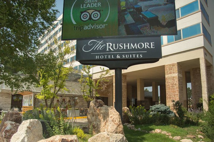 The Rushmore Hotel & Suites BW Premier Collection Rapid City ...