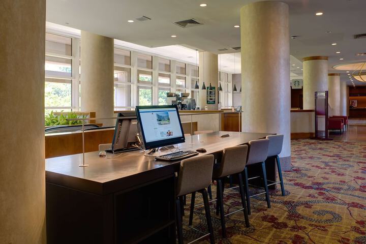 DoubleTree by Hilton Tulsa Warren Place Tulsa | Bookonline.com