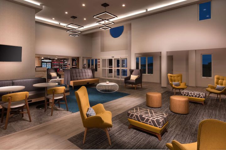 Aiden by Best Western @ Cape Point West Yarmouth | Bookonline.com