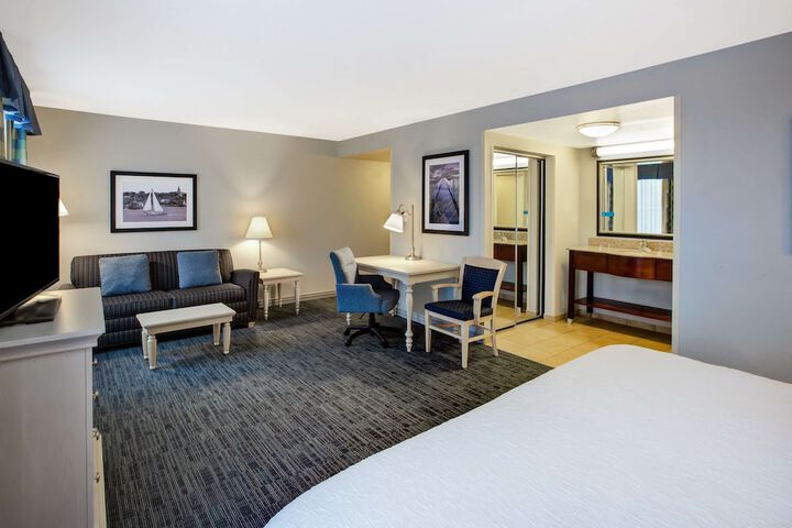 Hampton Inn & Suites Cape Cod West Yarmouth West Yarmouth | Bookonline.com