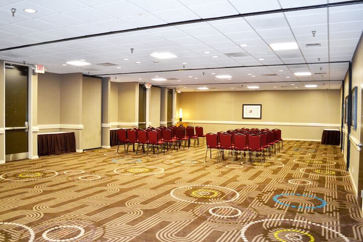 Doubletree by Hilton Houston Hobby Airport Houston | Bookonline.com