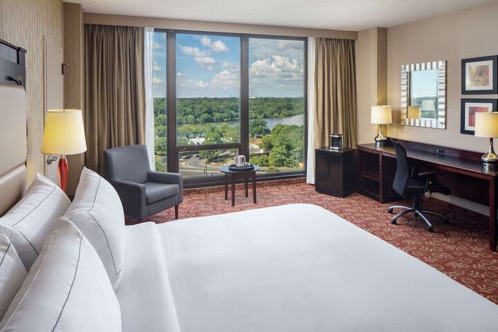 DoubleTree by Hilton Cherry Hill Philadelphia Cherry Hill | Bookonline.com