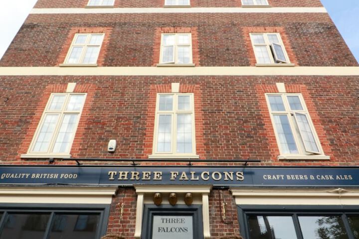 Three Falcons Hotel London | Bookonline.com