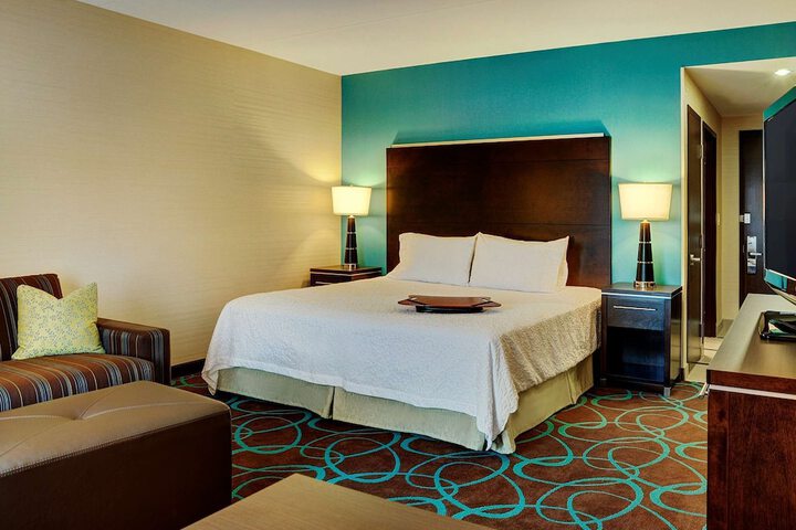 Hampton Inn by Hilton Winnipeg Airport / Polo Park Winnipeg ...