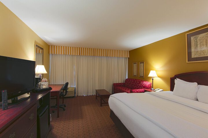 MCM Eleganté Hotel & Suites Lubbock | Bookonline.com