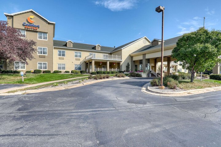 Comfort Suites Appleton Airport Appleton | Bookonline.com