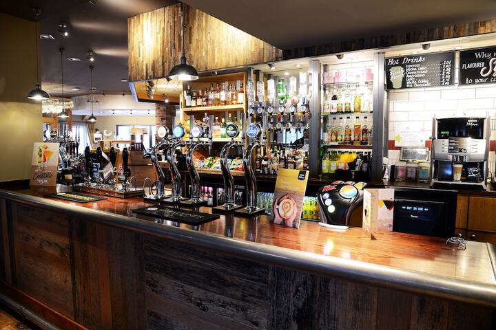 Gamston Lock Nottingham by Marstons Inns Nottingham | Bookonline.com
