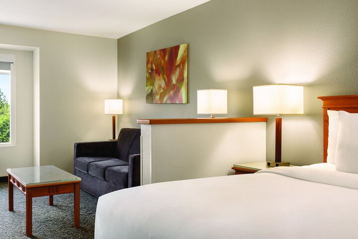 Radisson Hotel Portland Airport Portland | Bookonline.com